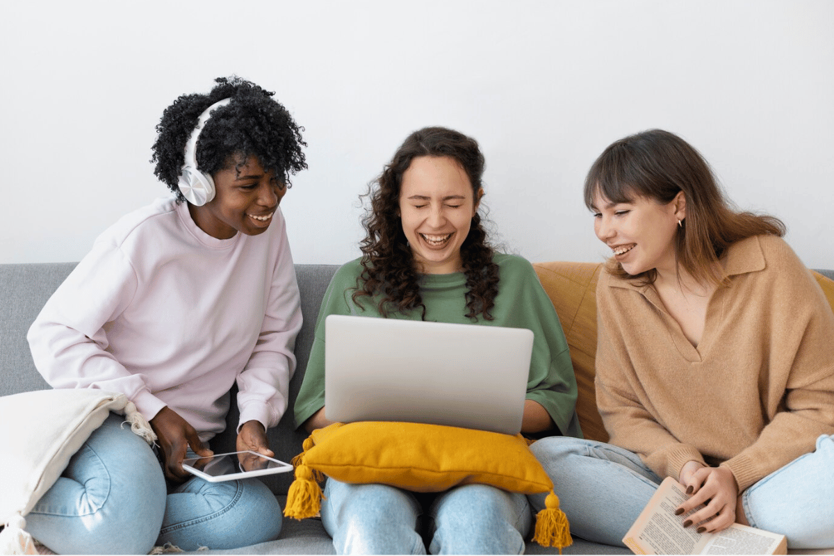 13 Online Communities Examples to Get Inspired - Hello Audio